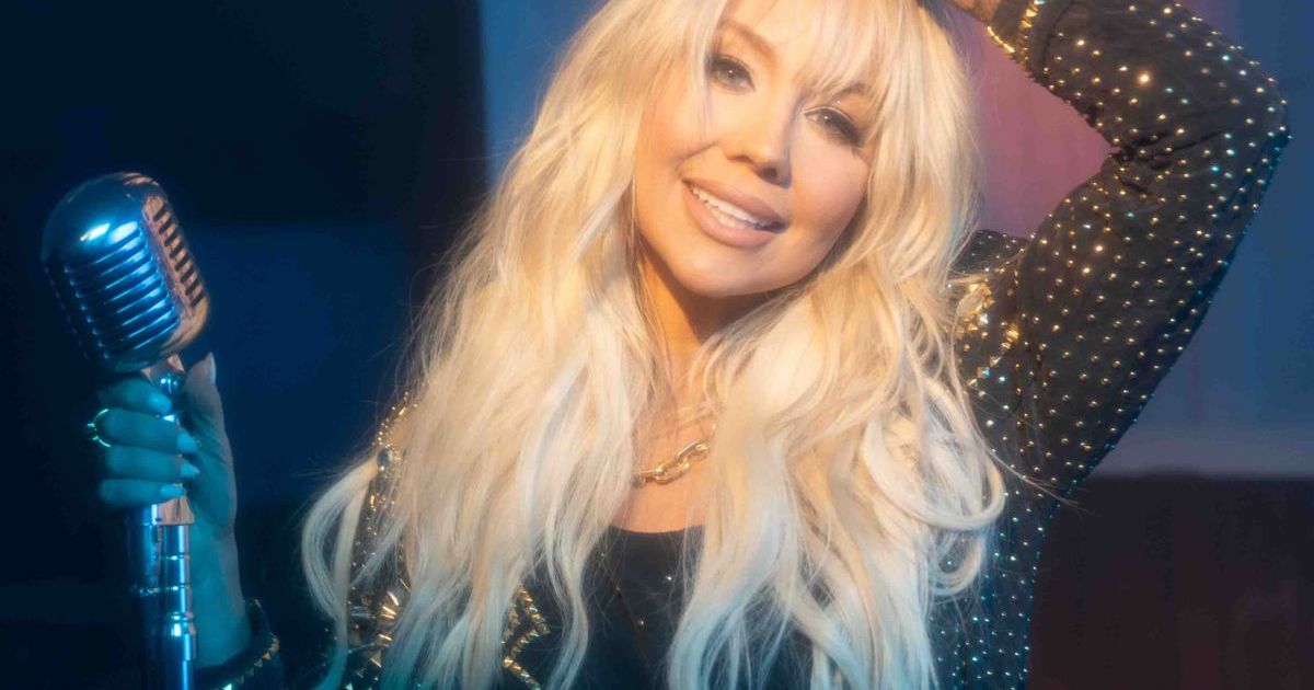 Two-Time ACM Nominee RaeLynn to Sing National Anthem Before Nashville ...